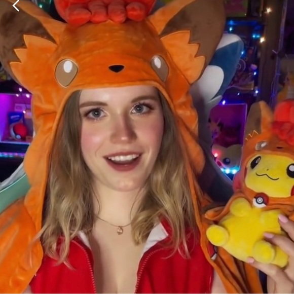 Cool trainer mal's Closet (@cooltrainermal) | Poshmark